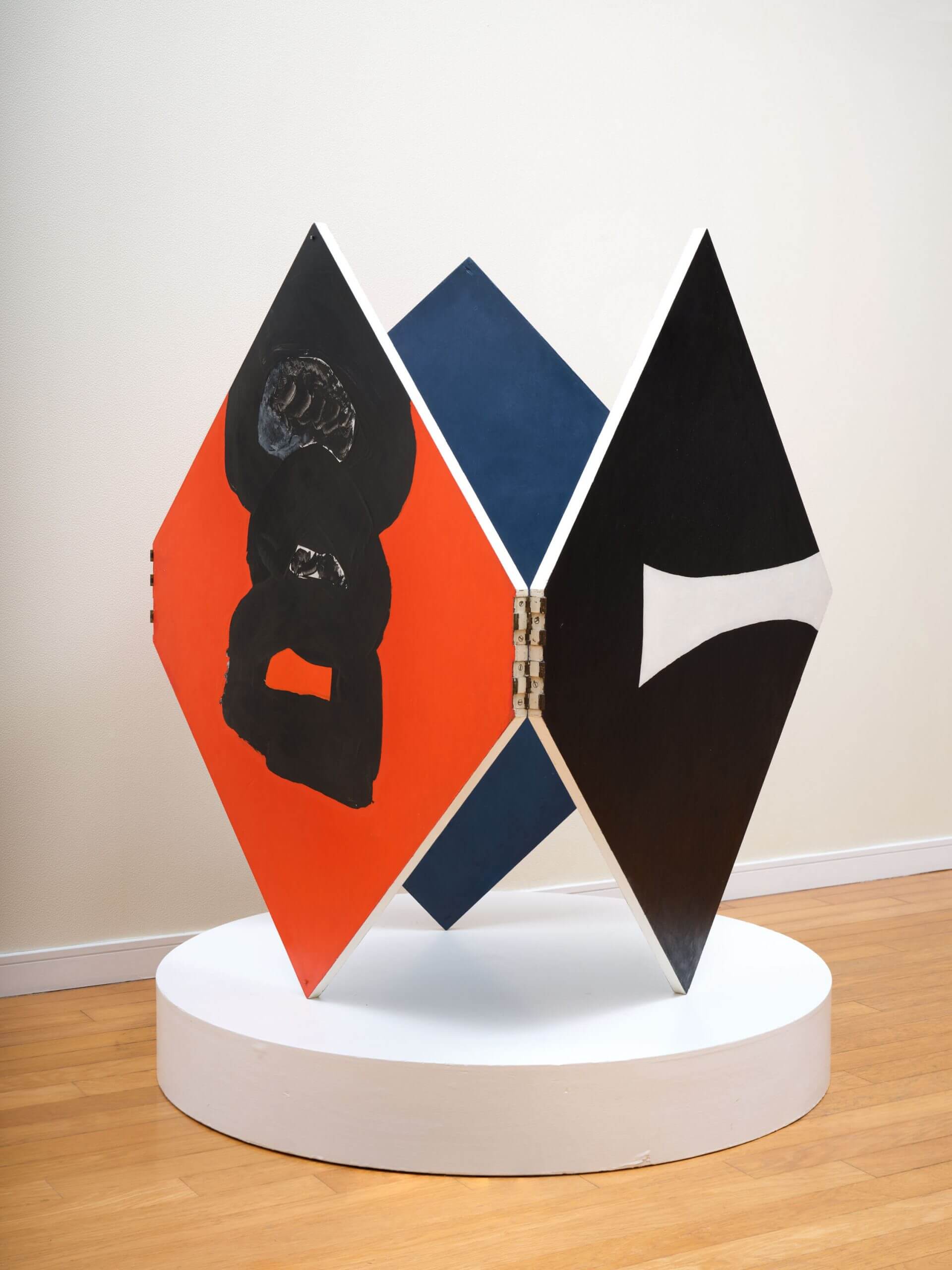 菅井汲／Tryptique - J Art Foundation（旧札幌宮の森美術館）